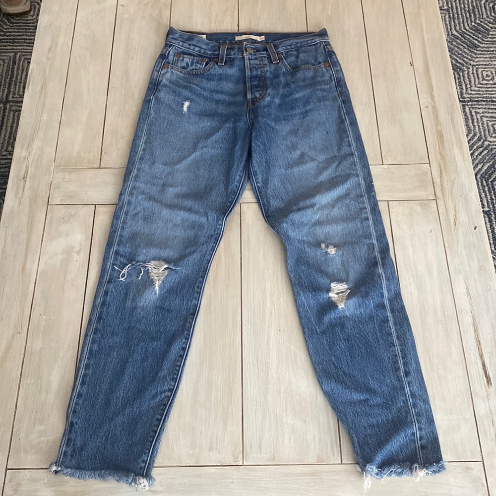 Levi’s Premium Denim Wedgie Blue Jeans Distressed 26 - Gem